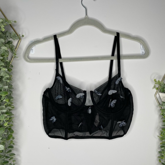 Fashion Nova | Tops | Fashionnova Crop Topbra Size L | Poshmark